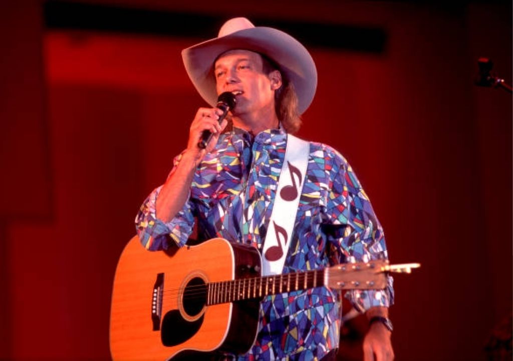 Ricky Van Shelton - Love And Honor - OldiesButGoodies