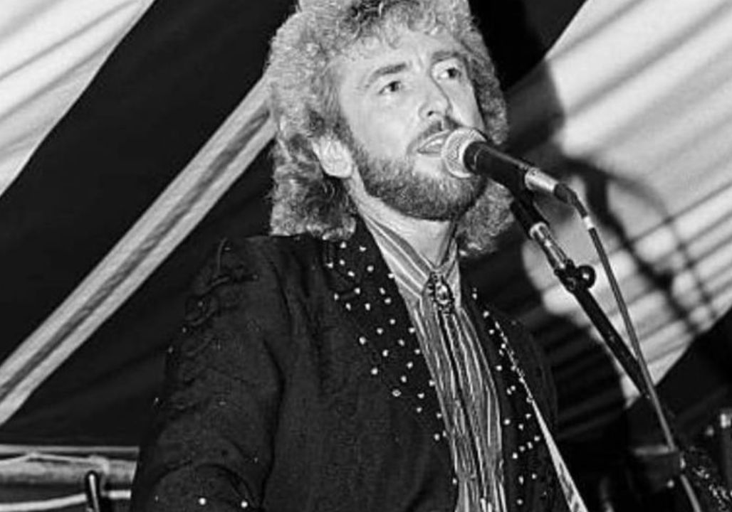 Keith Whitley - "Tell Lorrie I Love Her" - OldiesButGoodies