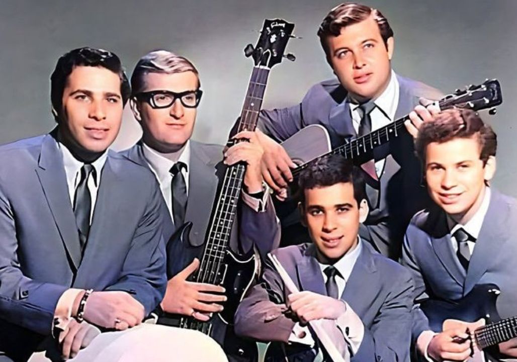 The Tokens – The Lion Sleeps Tonight - OldiesButGoodies