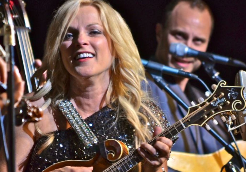 Rhonda Vincent – "If Heartaches Had Wings" - OldiesButGoodies