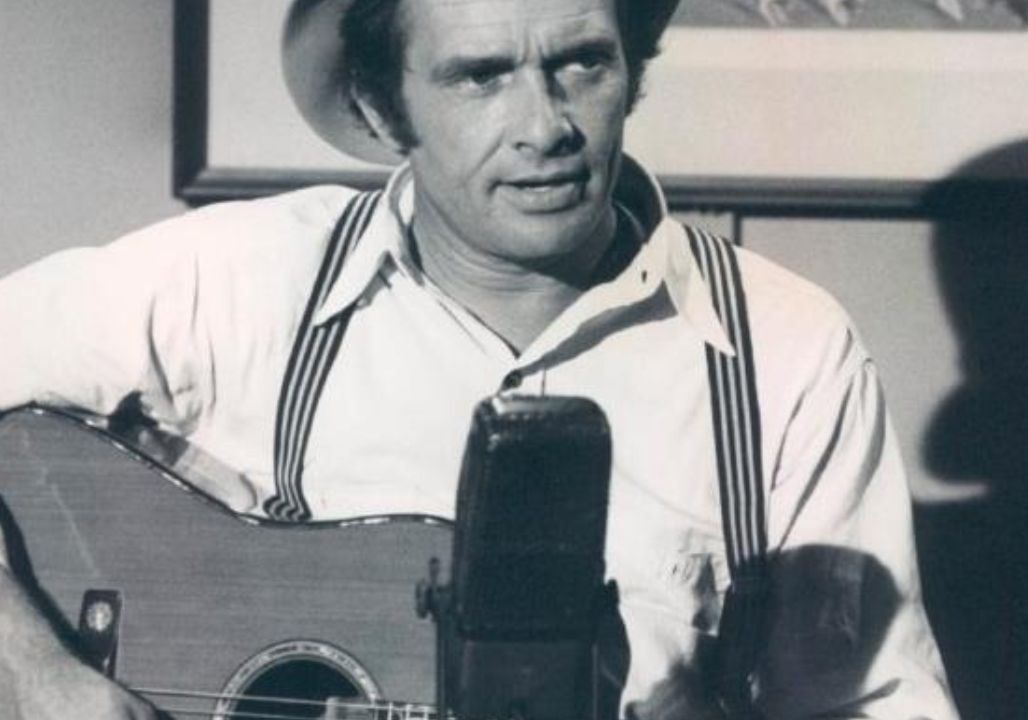 Merle Haggard – Mother, The Queen Of My Heart - OldiesButGoodies