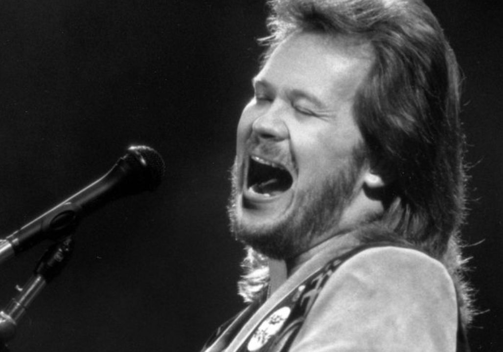 Travis Tritt - Ten Feet Tall And Bulletproof - OldiesButGoodies