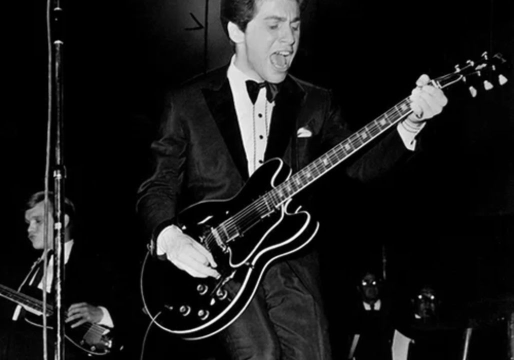 Johnny Rivers - Slow Dancing Swayin To The Music - OldiesButGoodies