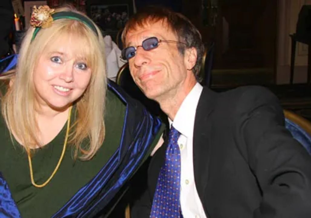 Dwina Gibb - Talks about Robin Gibb, Bee Gees, Autobiography & more ...