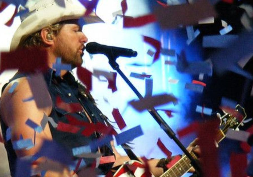 Toby Keith passed away after a 2 year long battle with cancer. Fighting ...