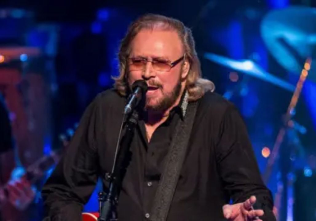 At 78, Barry Gibb has FINALLY confessed his serious health condition ...