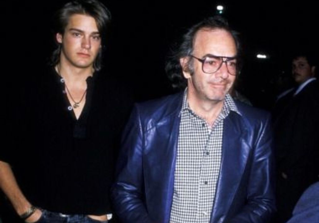 Jesse Diamond, the son of Neil Diamond, played guitar while his father ...