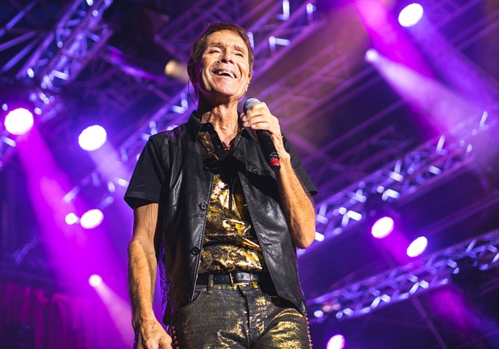 “Cliff Richard Finally Sings with Elvis – A Dream 60 Years in the ...