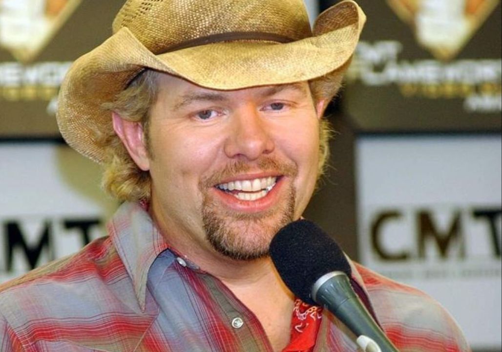 Fans were deeply moved as an old video of Toby Keith performing “Take ...