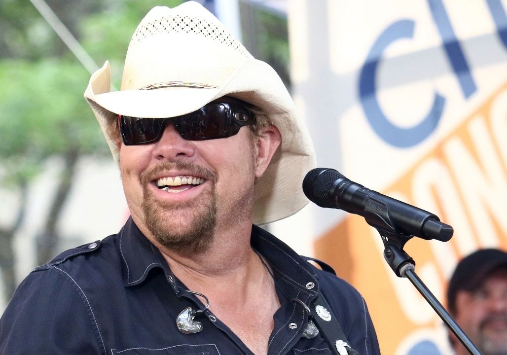 “THIS WILL GIVE YOU CHILLS: Toby Keith’s Last Message to America STUNS ...